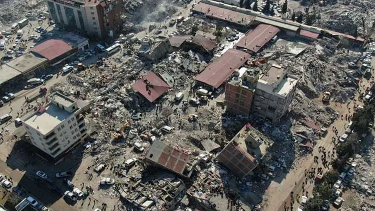 Deprem bölgesinde ağır hasarlı 106, az hasarlı 410 üniversite binası var! - Tele2Haber Canlı yayın